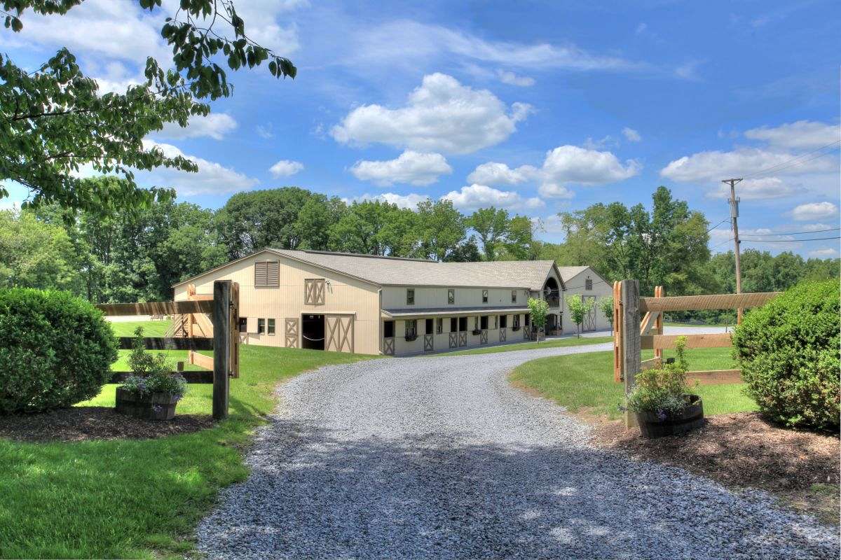 Irish Manor Stables on EquineNow