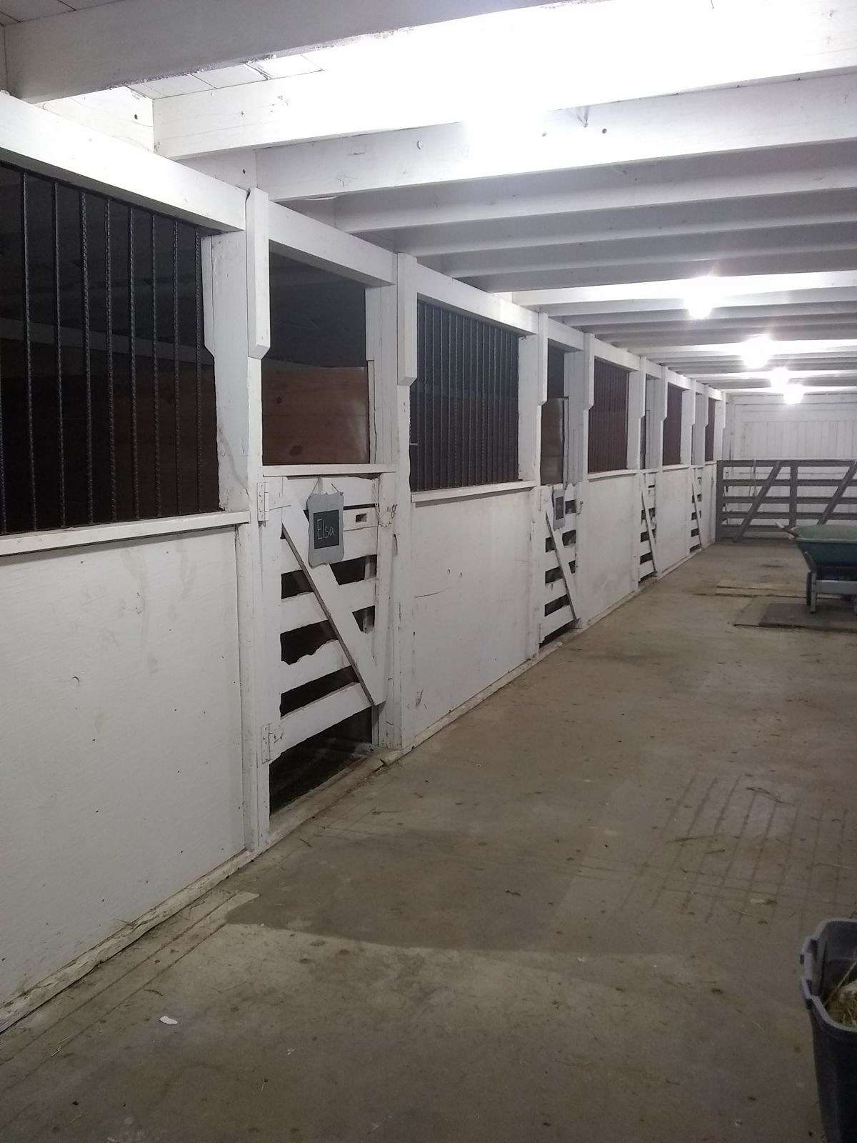 Hidden Valley Downs Stables on EquineNow