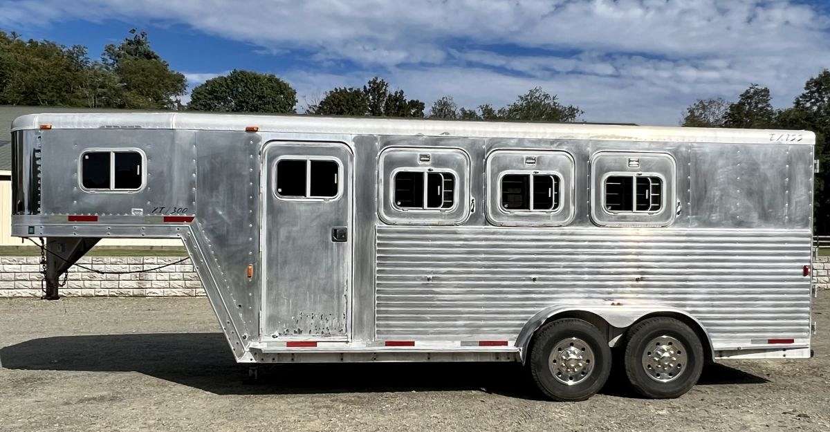 Exiss Eventer 3 horse slant goose neck