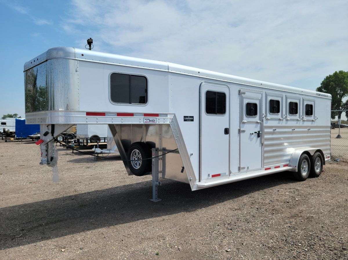 Featherlite 4 horse slant load GN