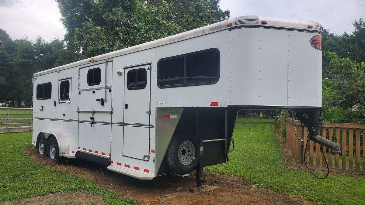 Hard to Find. Sundowner 2+1 Charter Tr Se Horse Trailer