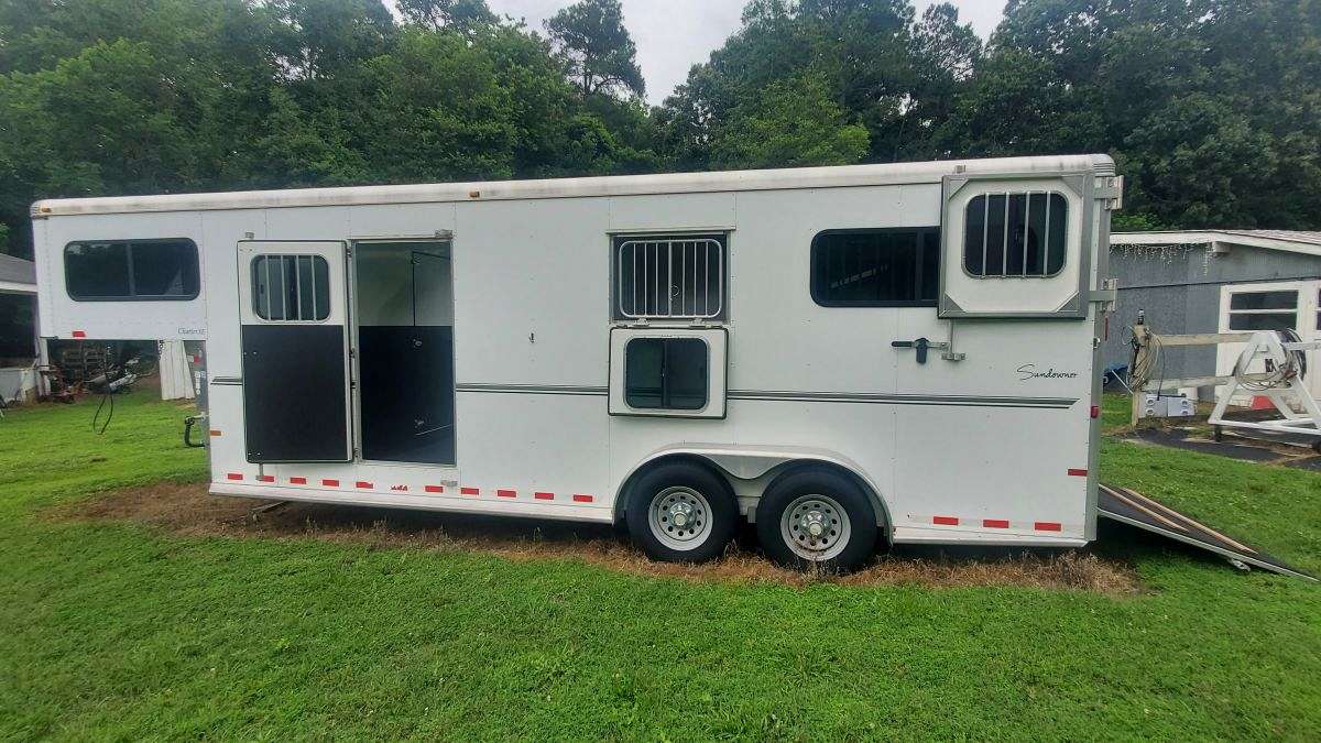 Hard to Find. Sundowner 2+1 Charter Tr Se Horse Trailer