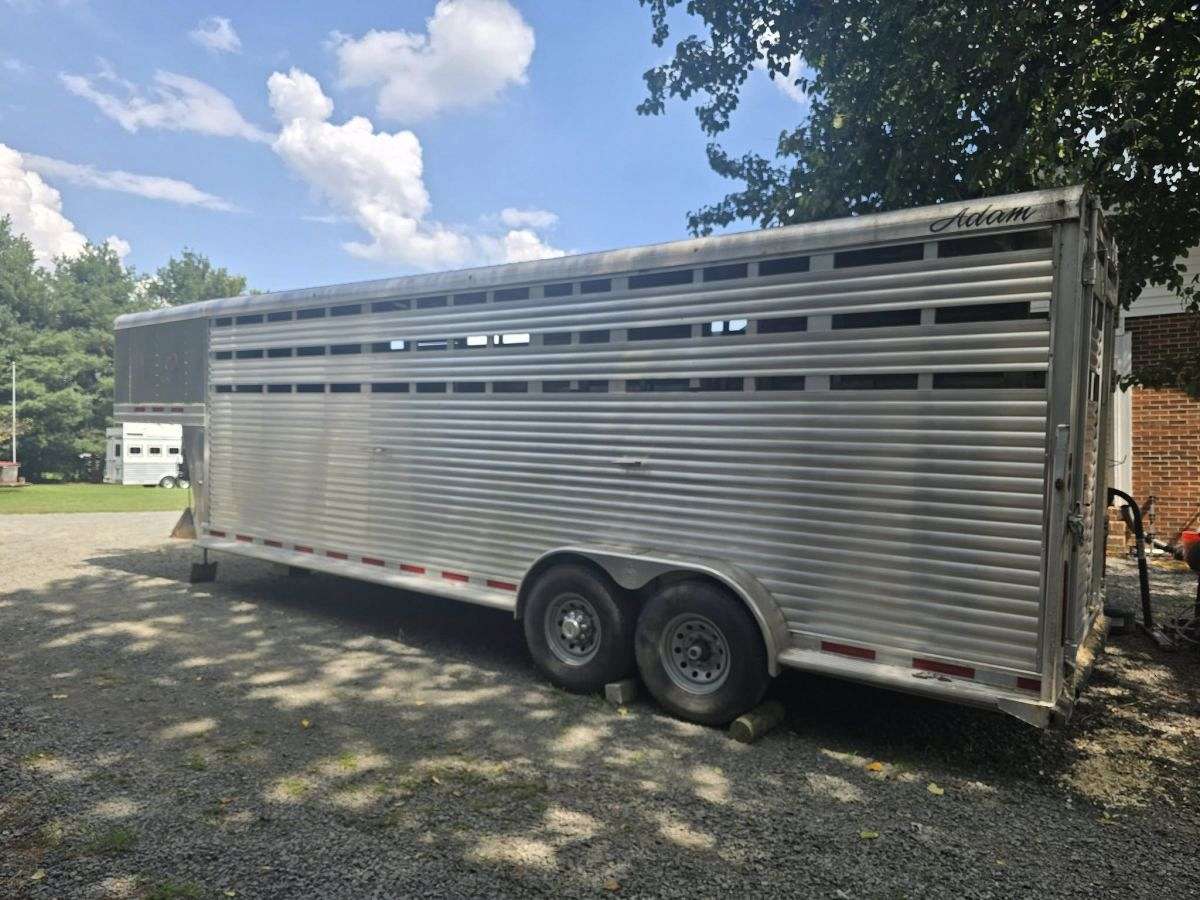 2021 Adams aluminum 24' stock horse trailer in Excellent Condition