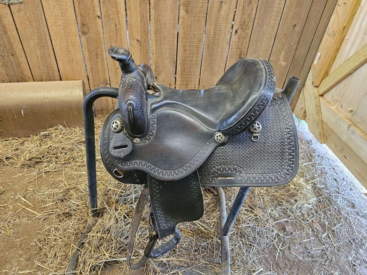 15" beautiful tooled saddle
