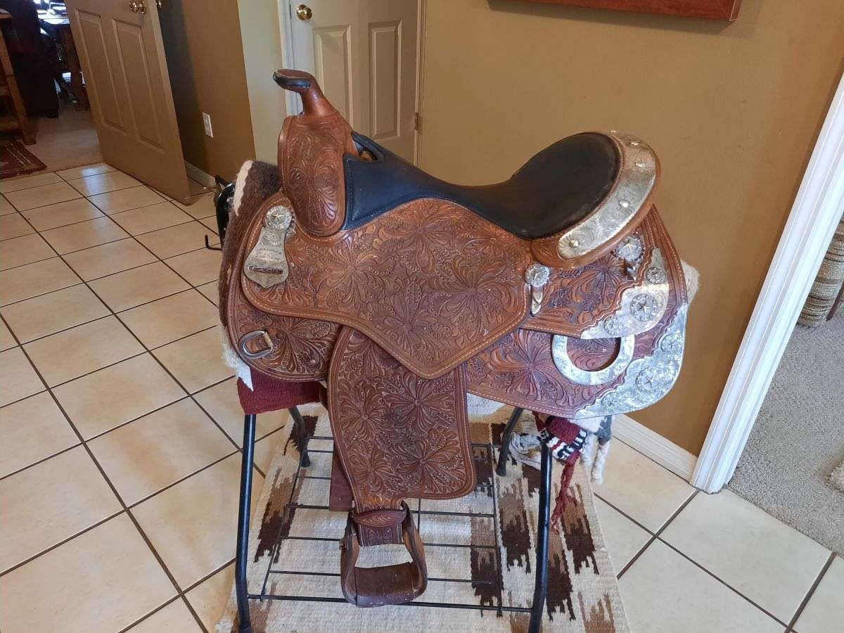 Dale Chavez silver custom tooled show saddle