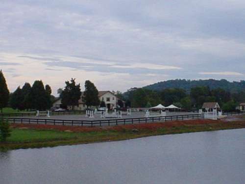 Oak View Farm on EquineNow