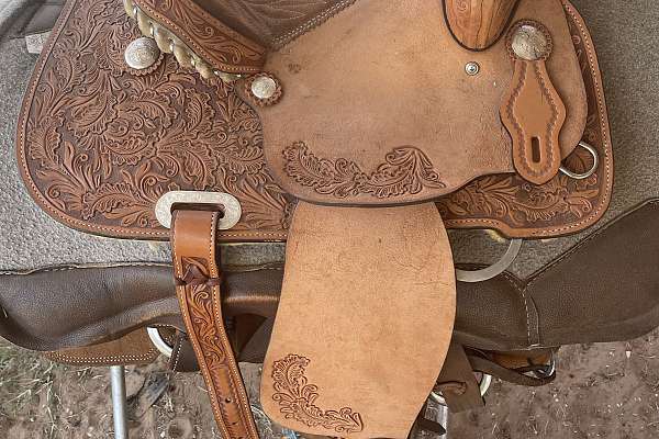 Saddlesmith endorsed by world champion Janet Stover sz 13