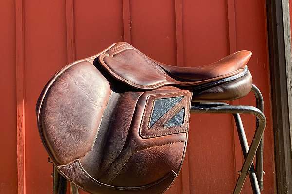 Okles Jumping Saddle