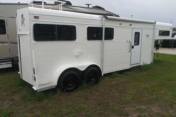 1990 Sundower 3 Stable Horse Trailer with Living Quarters