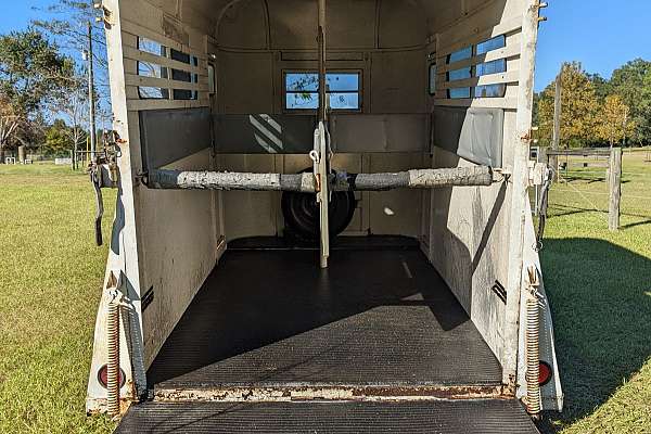 2005 2 horse thoroughbred bumper pull