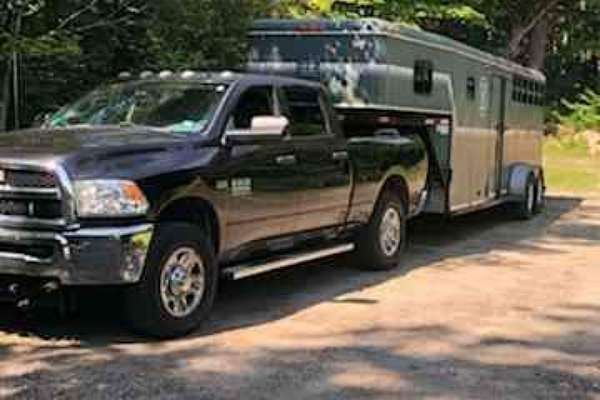 2004 S&S duraline 4 horse