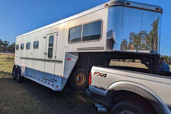 2004 Sunlite 727 Extra Tall 4 Horse Slant Load Gooseneck Trailer