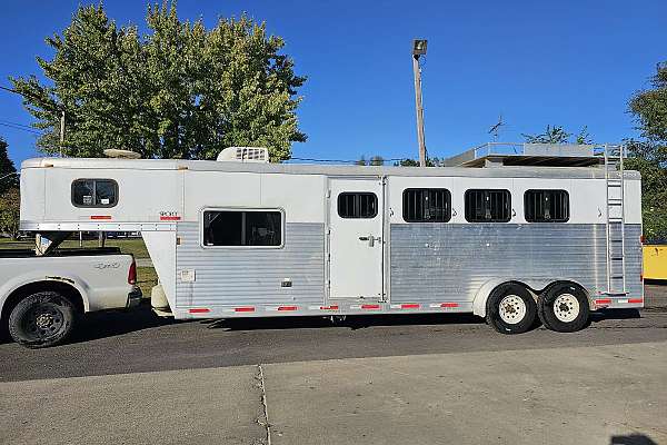 4 Horse Exiss Sport Aluminum Trailer