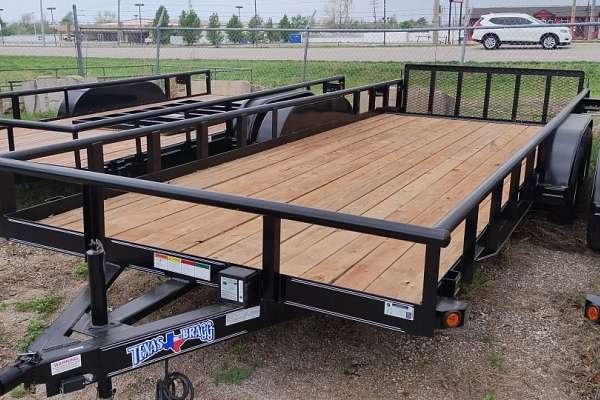 Texas Bragg 20' flatbed trailer