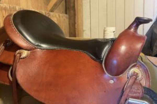 Like new Reinsman saddle