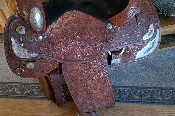 Circle Y show saddle 16+inch seat wide gullet prettty