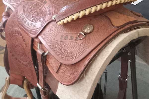 Texas Star roping saddle