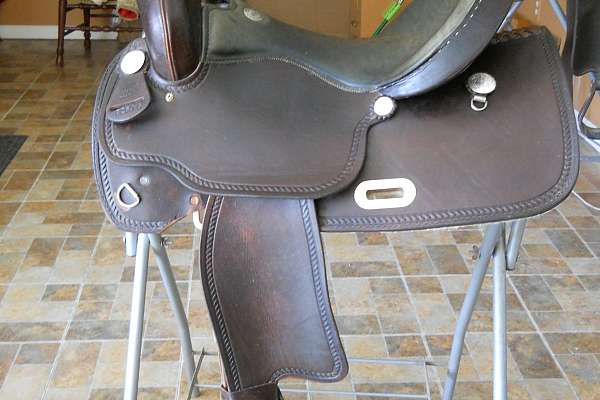 wintec lightweight saddle