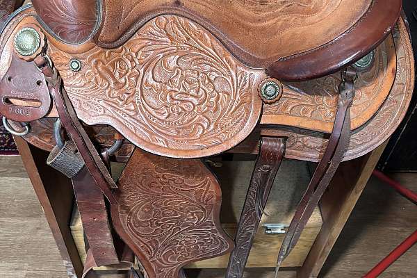 Western saddle Handmade by P.I.Williams with stand