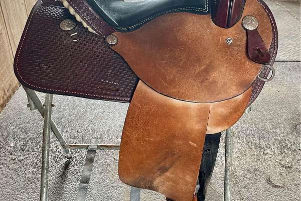 15” Dakota Barrel Saddle