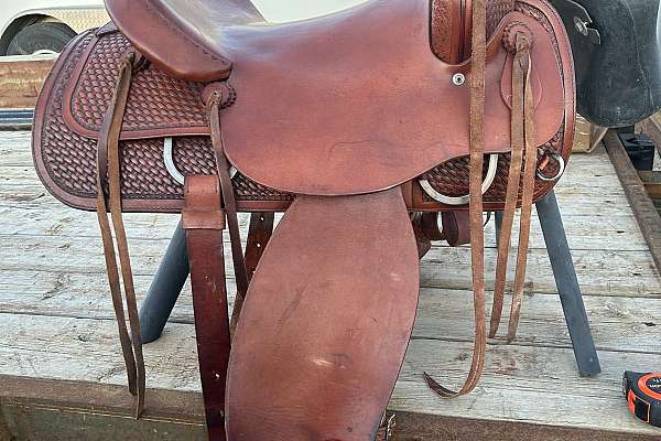 16" Hereford Roping Saddle
