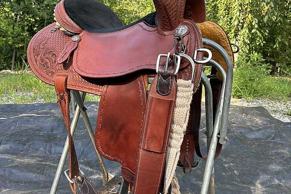 8" gullet wide for draft or draft cross saddle