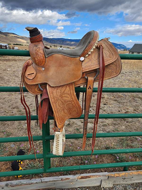 15' Roping saddle